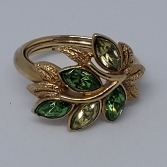 Avon | Jewelry | Vintage Avon Leaf Lights Green Leaves Ring | Poshmark
